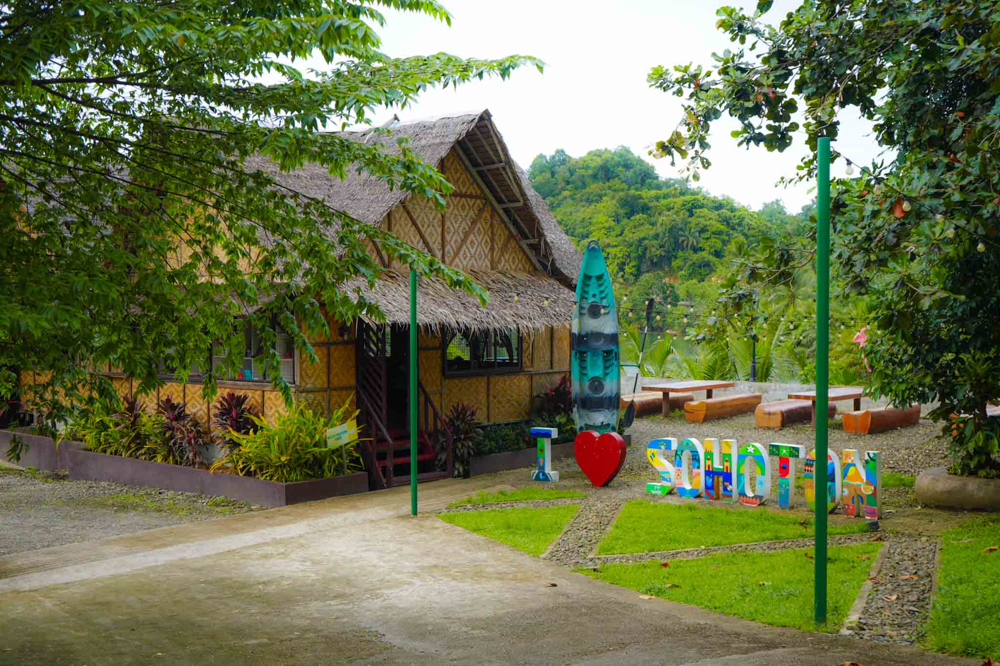 Sohoton Caves and Natural Bridge Park Travel Guide - The Queen's Escape