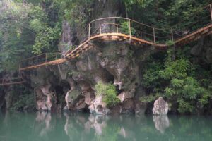 Sohoton Caves and Natural Bridge Park Travel Guide - The Queen's Escape