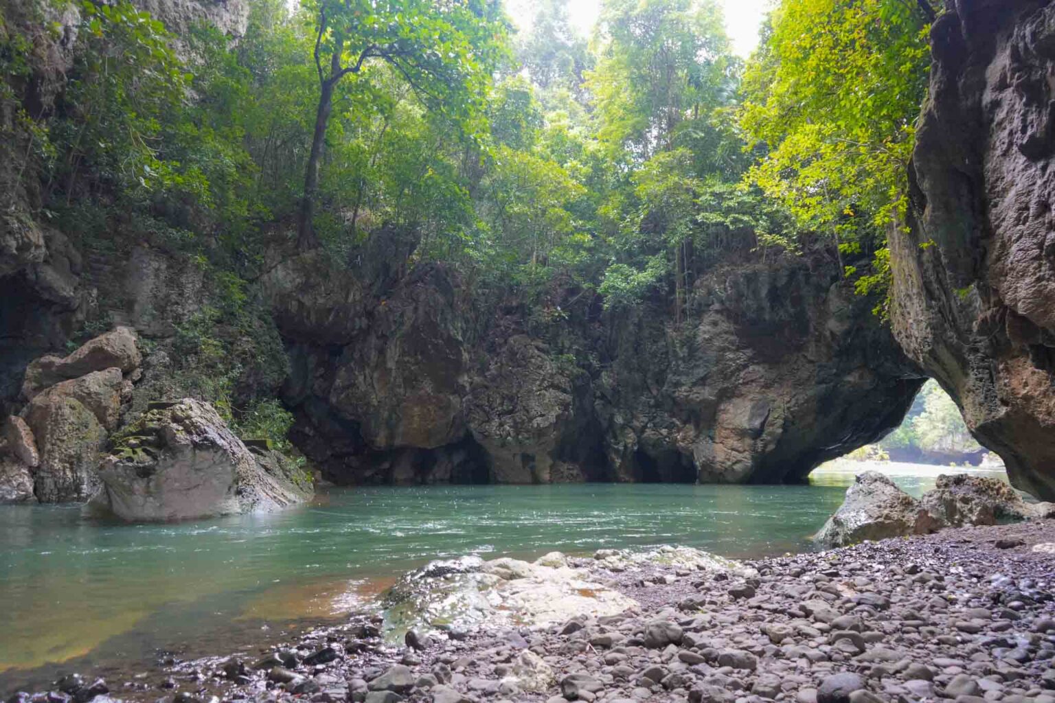 Sohoton Caves and Natural Bridge Park Travel Guide - The Queen's Escape